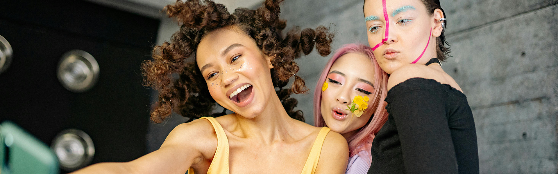 Next-Gen Fashion Icons – Discover Rising Talent